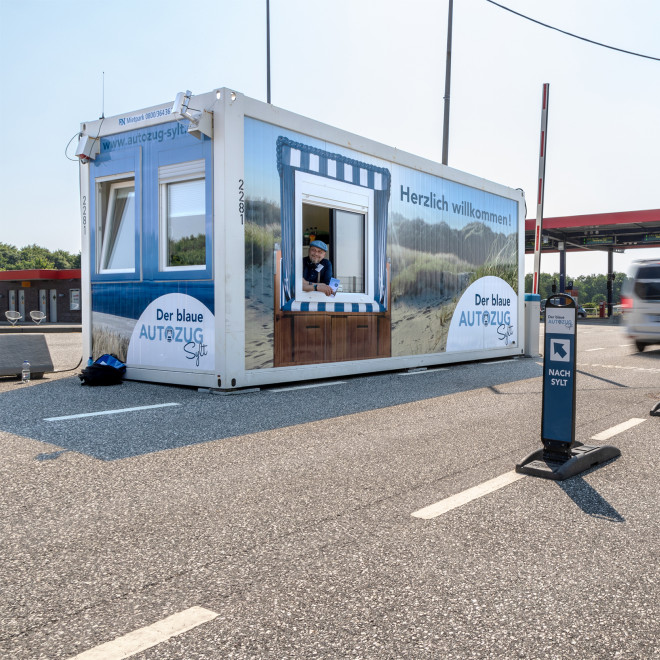 Der blaue AUTOZUG Sylt | From 19.90 € ⇒ Tickets and prices