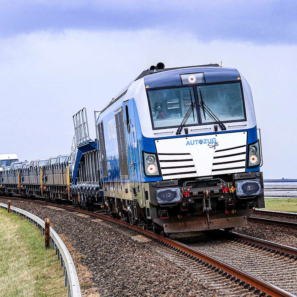 Der blaue AUTOZUG Sylt | Ab 19,90 € ⇒ Tickets und Preise